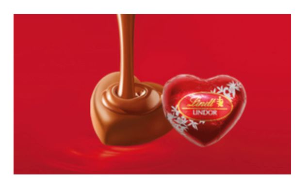 Heart-Shaped packaging of Lindt Lindor Milk Hearts – Flowers Box London